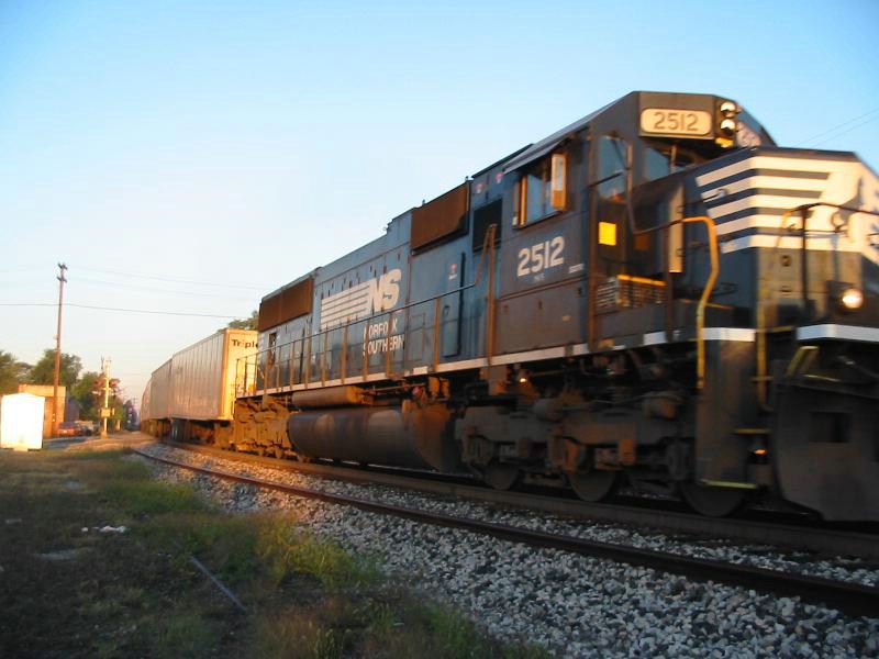 NS 2512 leads roadrailers east